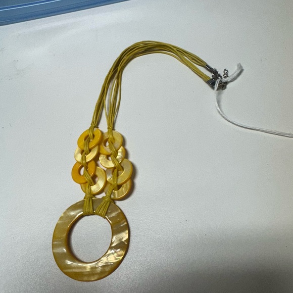 Jewelry | Elegant Yellow Shell Necklace | Poshmark